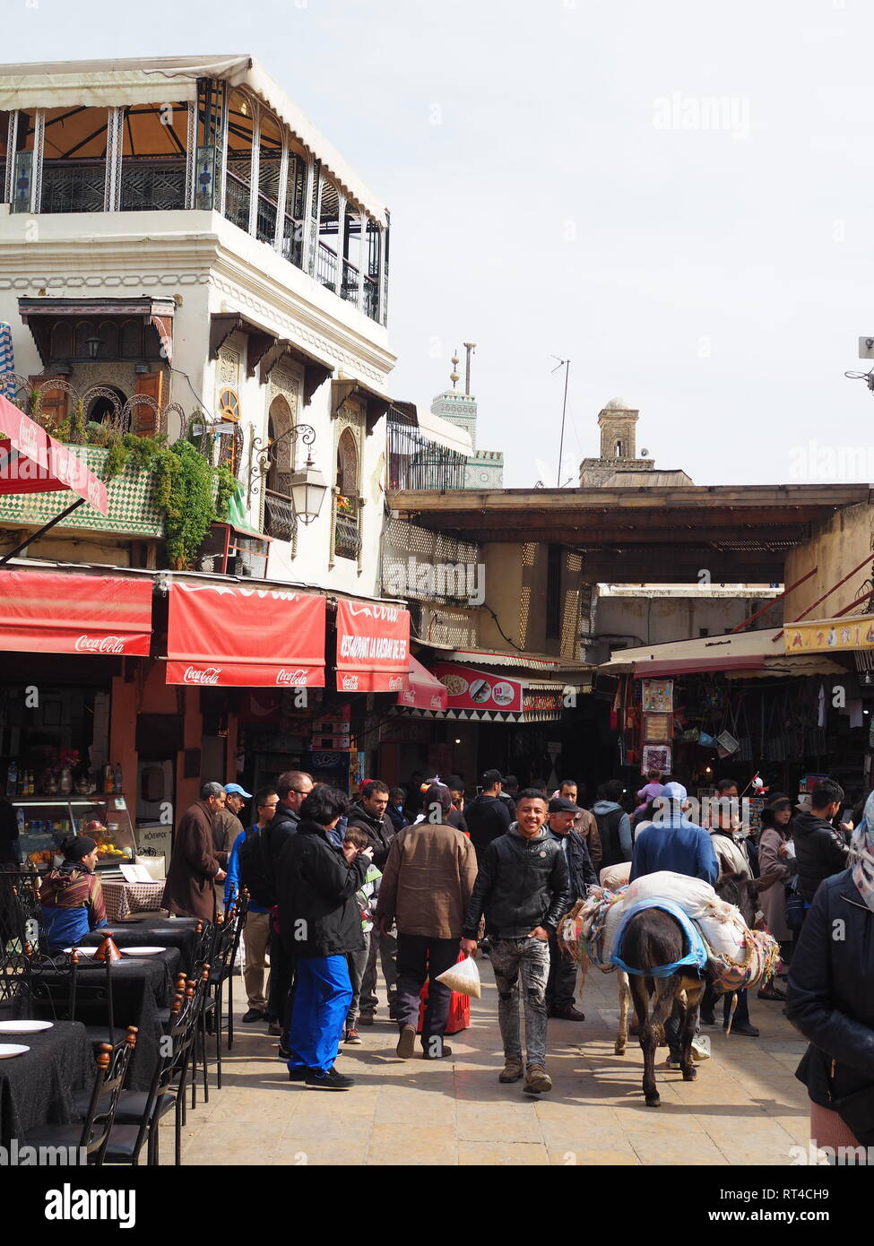 Shopping in Fez Medina market, Morocco Stock Photo - Alamy