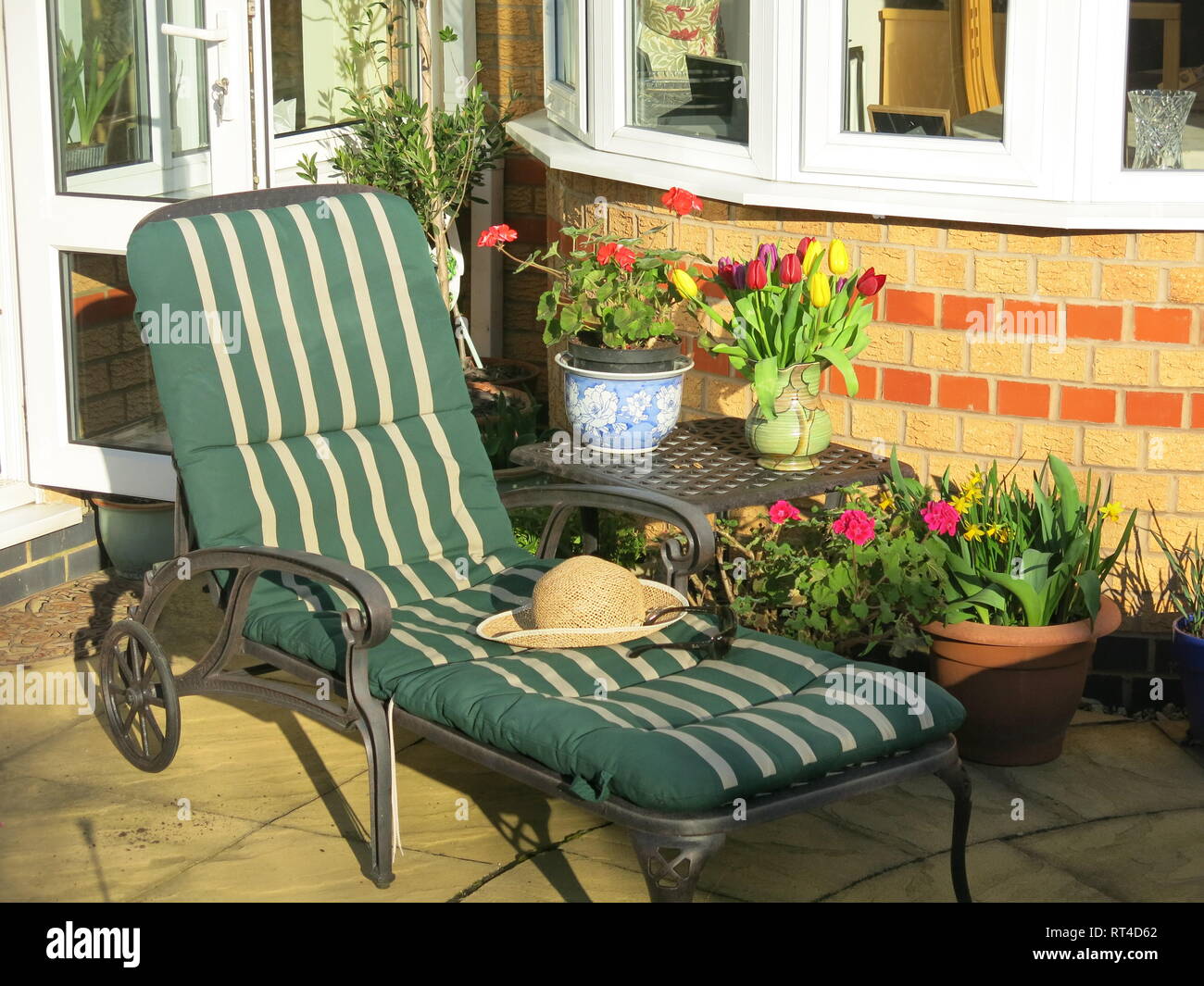 Sunbathing Garden Stock Photos & Sunbathing Garden Stock Images - Alamy