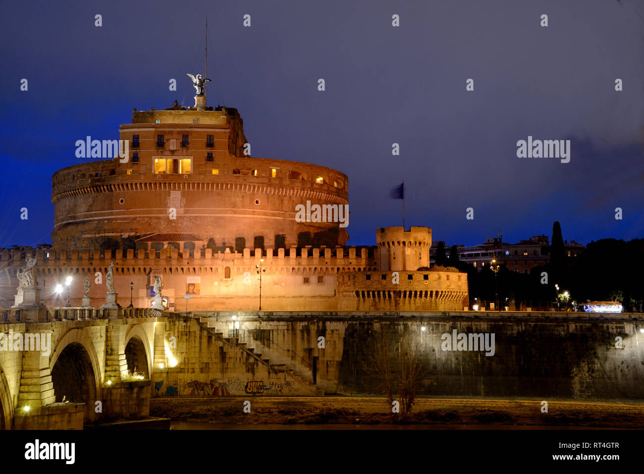 Hadrians mausoleum at night hi-res stock photography and images - Alamy