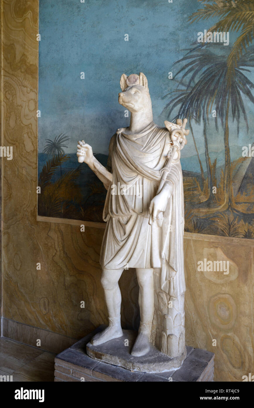 Egyptian god anubis hi-res stock photography and images - Alamy