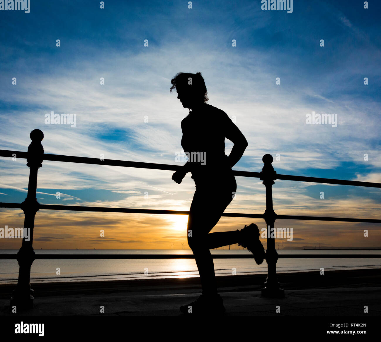 Woman silhouetted hi-res stock photography and images - Alamy