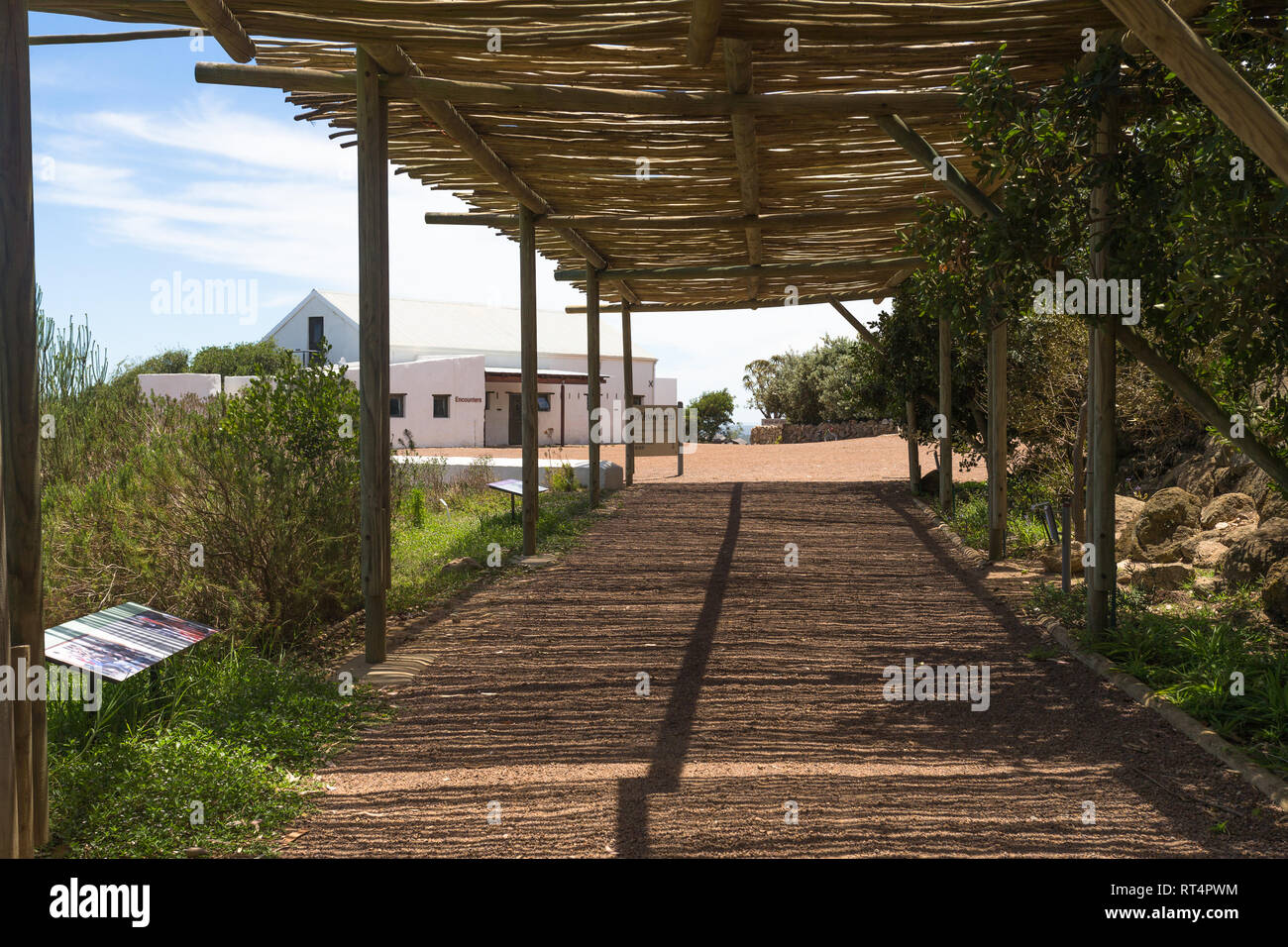 Shaded walkway hi-res stock photography and images - Alamy
