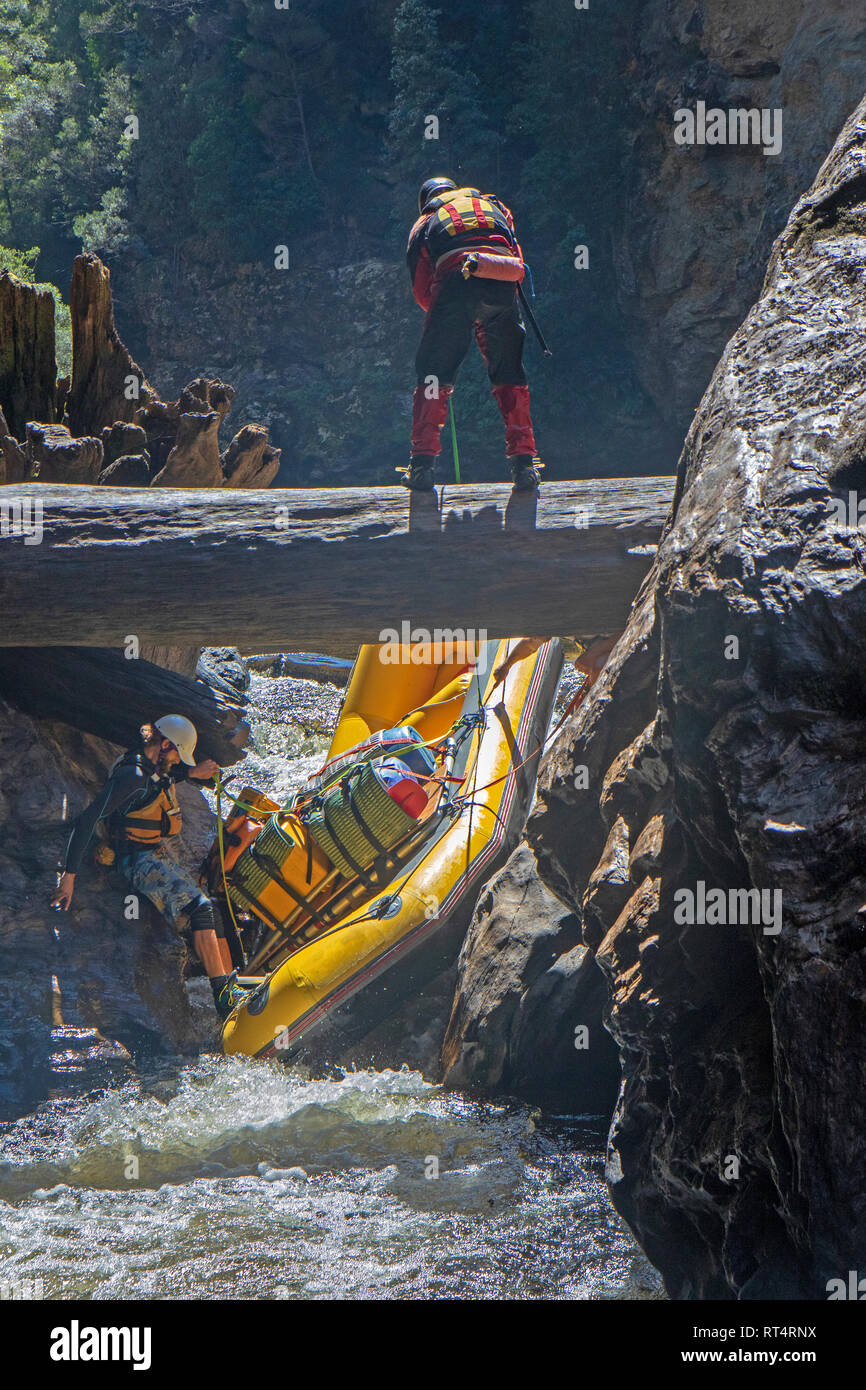 Portaging hi-res stock photography and images - Alamy