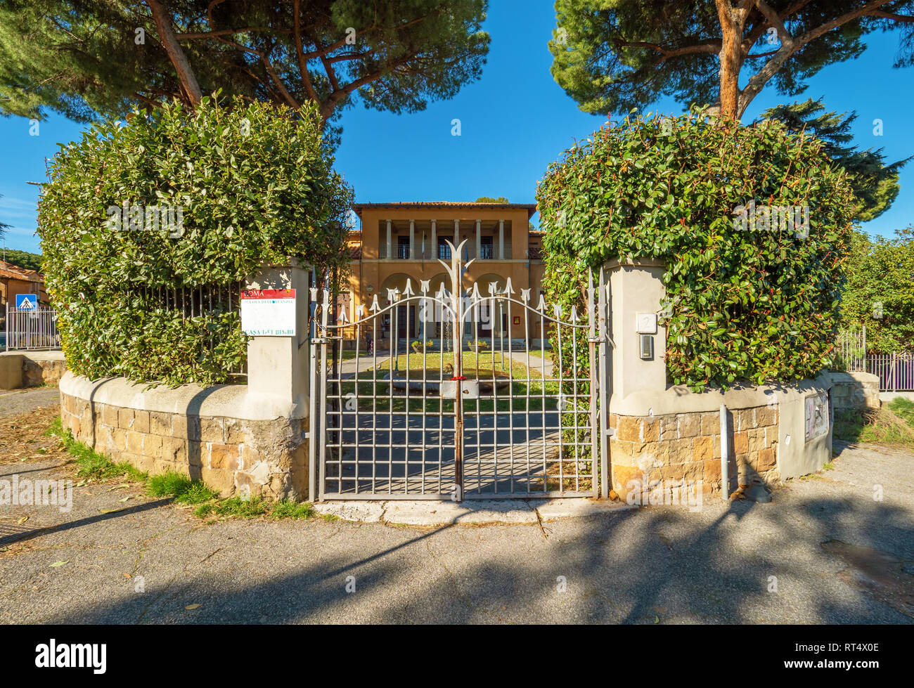 Rome (Italy) - The suggestive popular Garbatella quarter in Ostiense ...