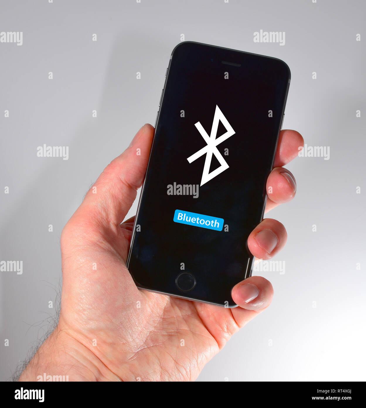 Bluetooth hi-res stock photography and images - Alamy