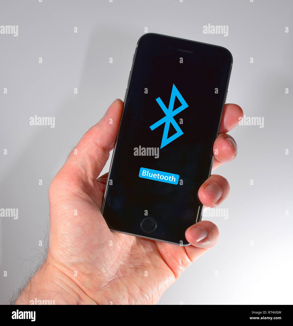 Bluetooth hi-res stock photography and images - Alamy