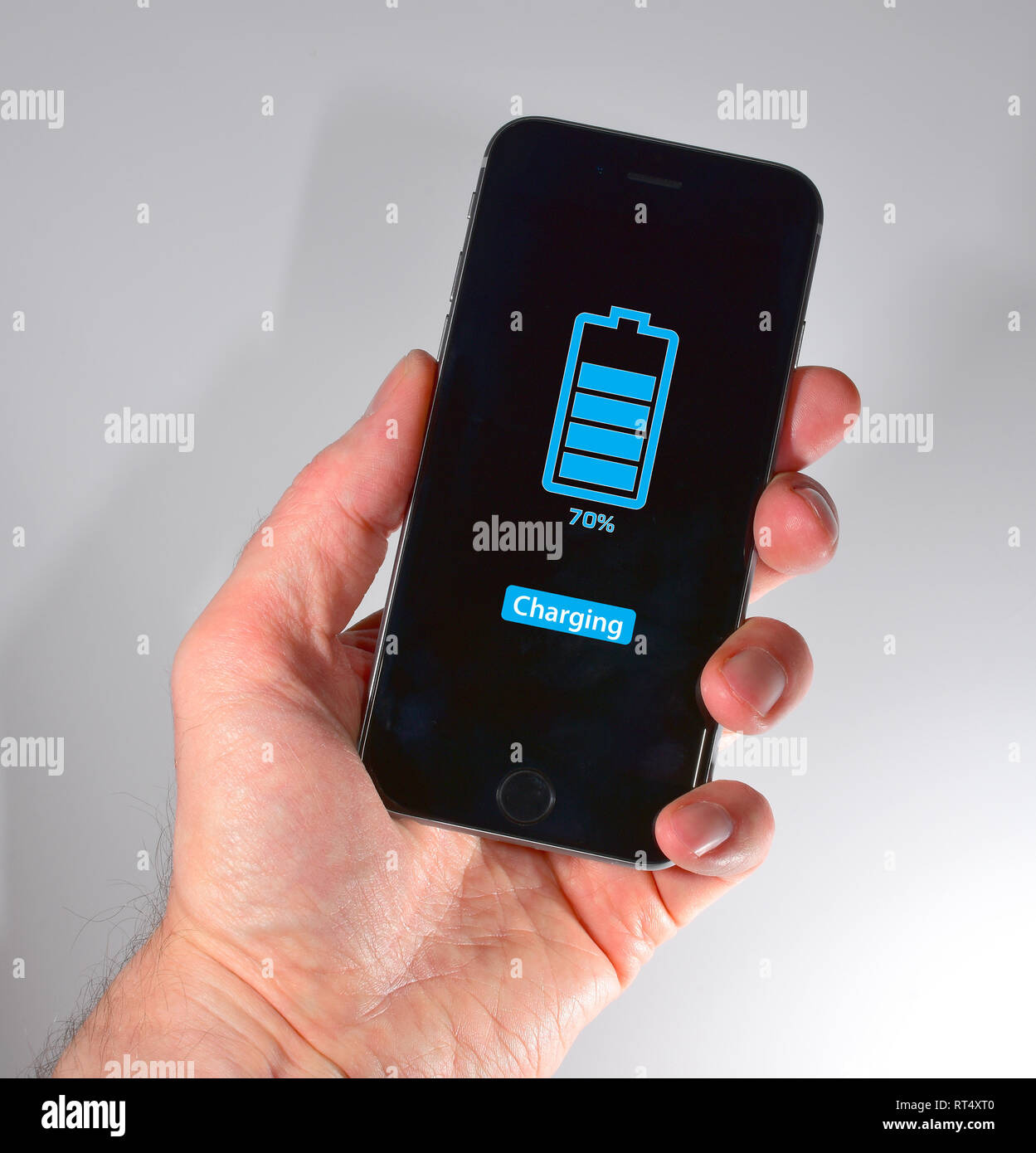 Iphone battery icon hi-res stock photography and images - Alamy