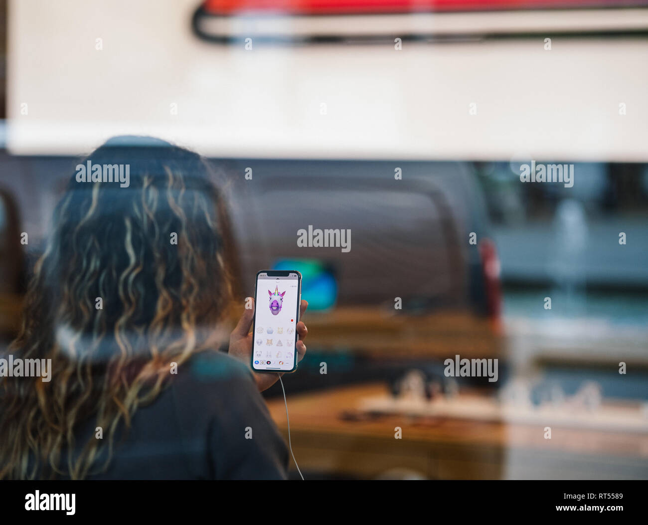 Unicorn animoji hi-res stock photography and images - Alamy