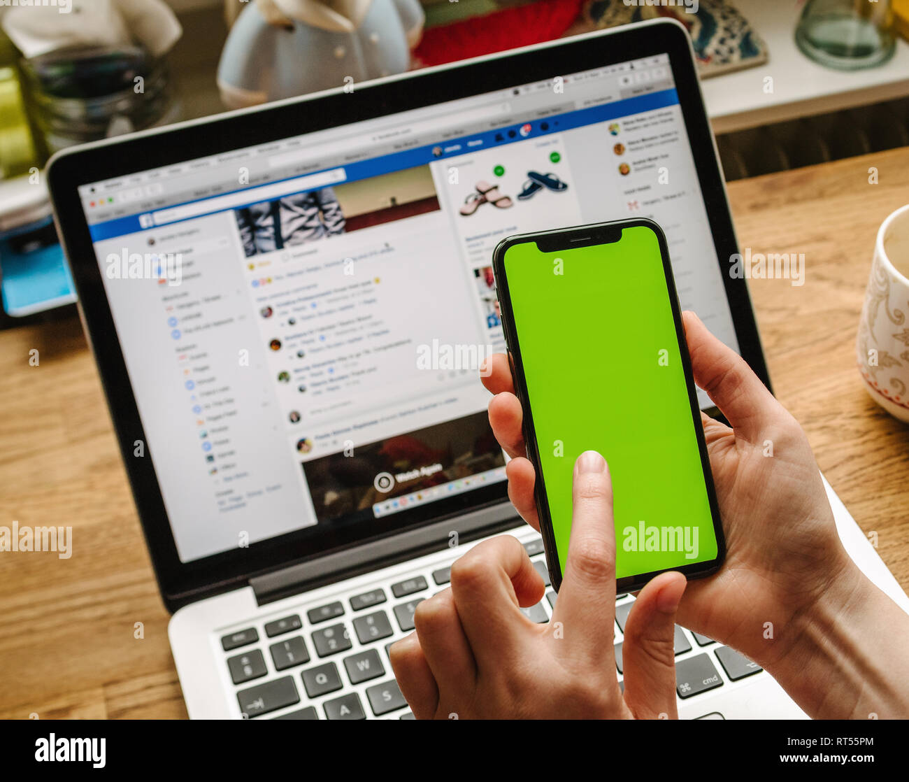 POV of woman testing the new Smartphone telephone (with Chroma Key ...