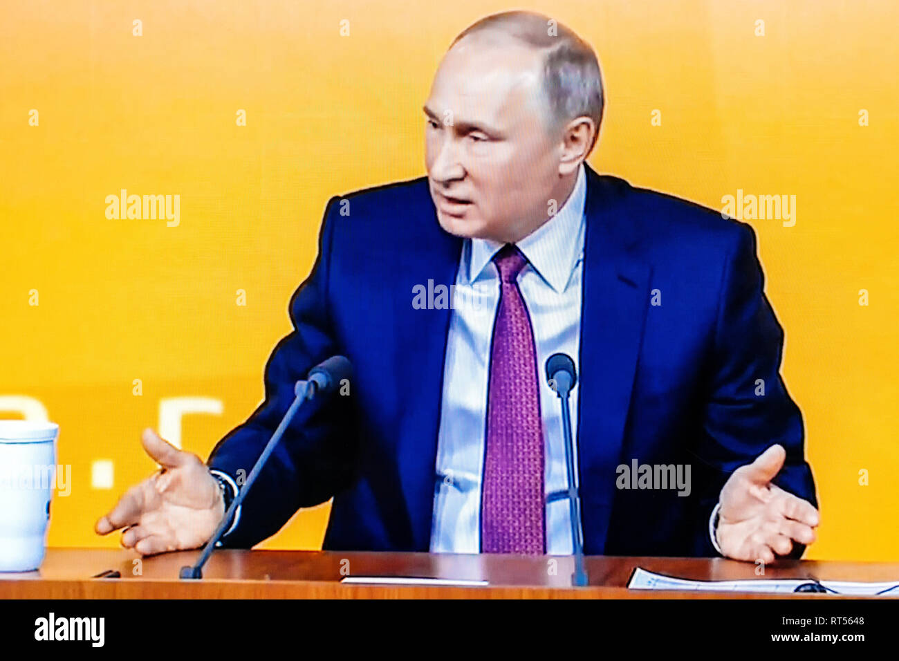 Rtr symbol hi-res stock photography and images - Alamy