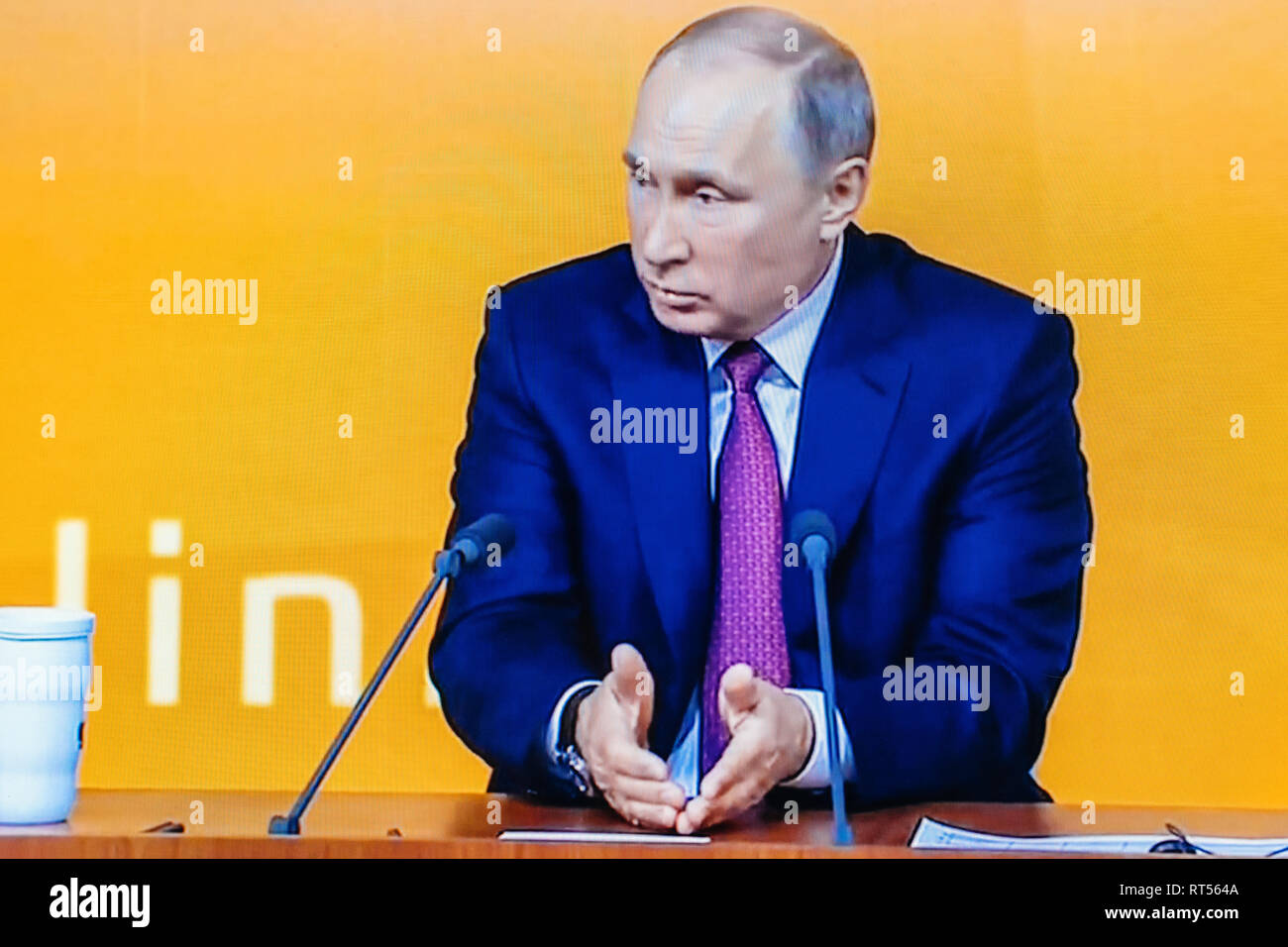 Rtr symbol hi-res stock photography and images - Alamy