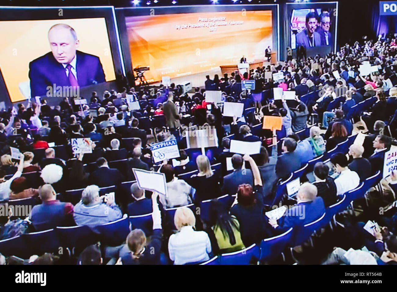 Rtr symbol hi-res stock photography and images - Alamy