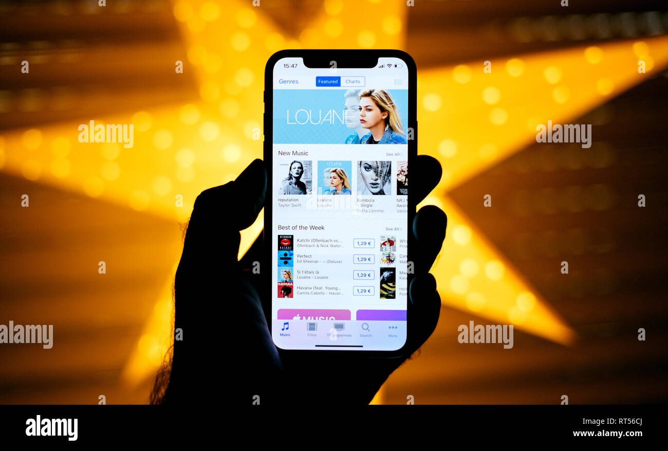 Apple charts hi-res stock photography and images - Alamy