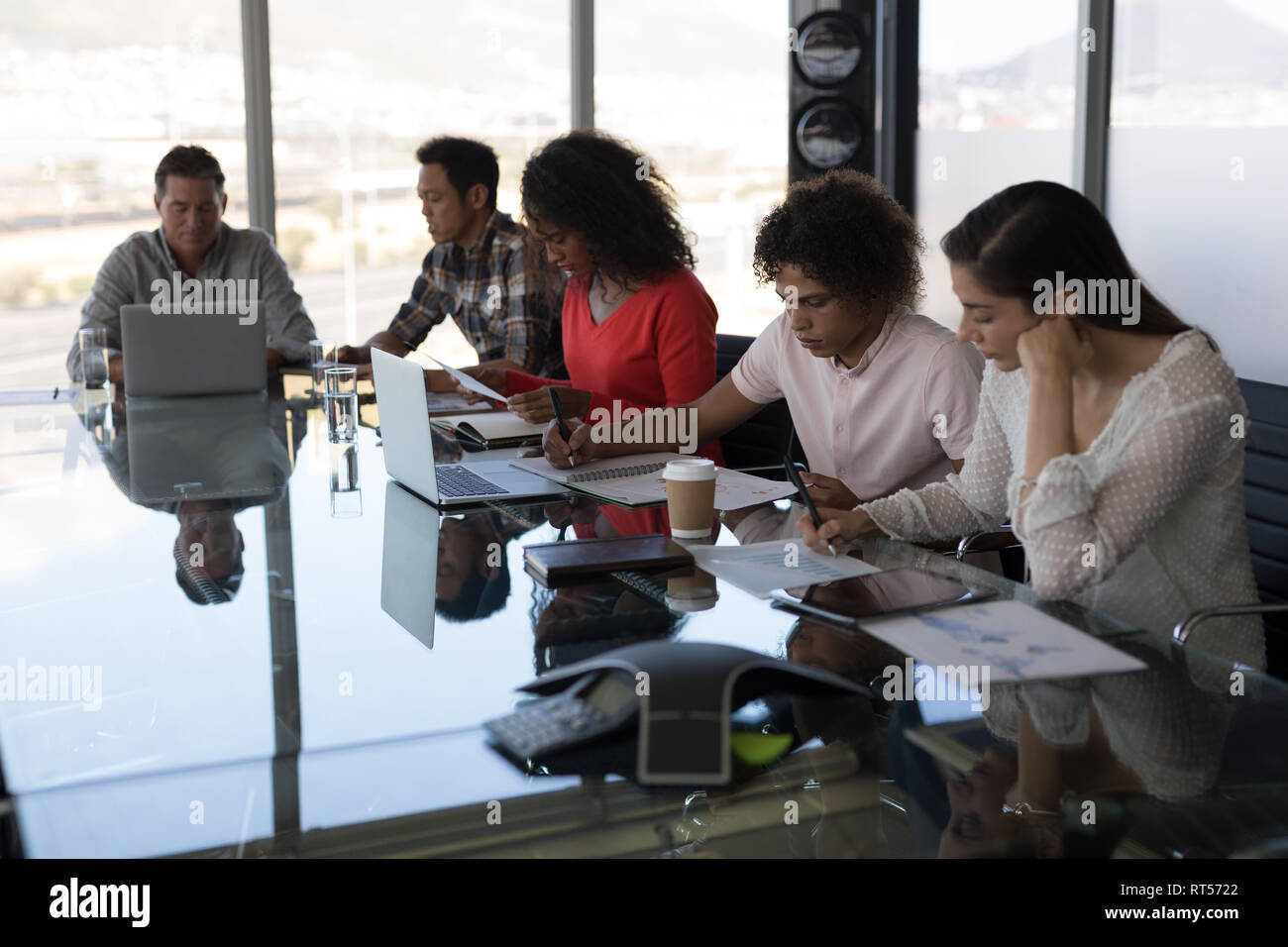 Small office table hi-res stock photography and images - Alamy