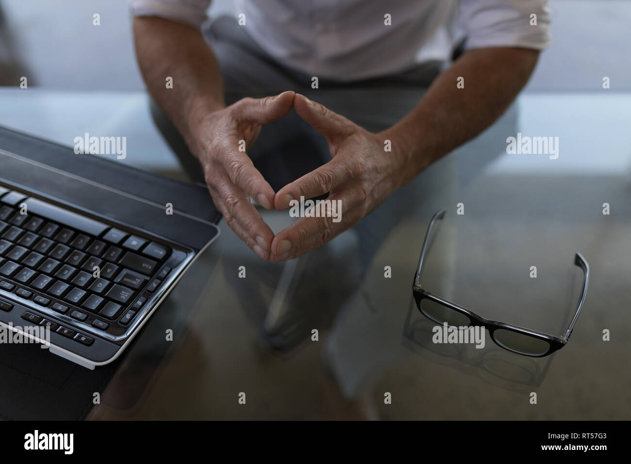 Corporate executive desk elegant hi-res stock photography and images ...