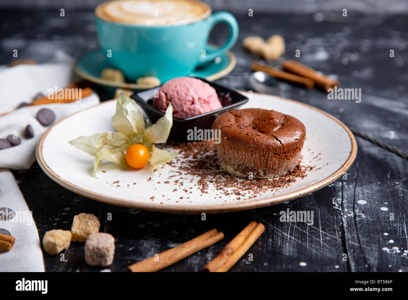 Molten balls hi-res stock photography and images - Alamy