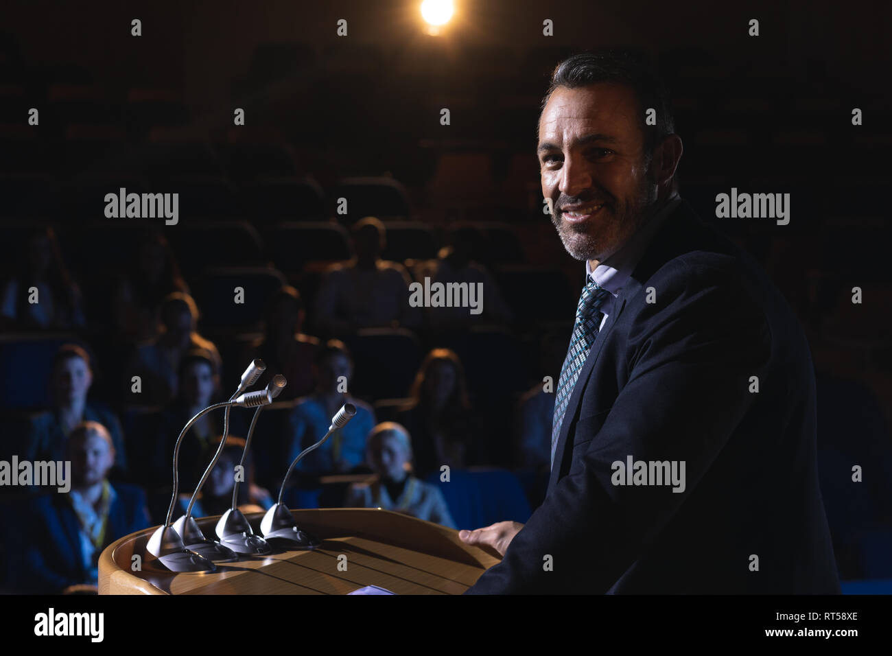 Speech to camera hi-res stock photography and images - Alamy