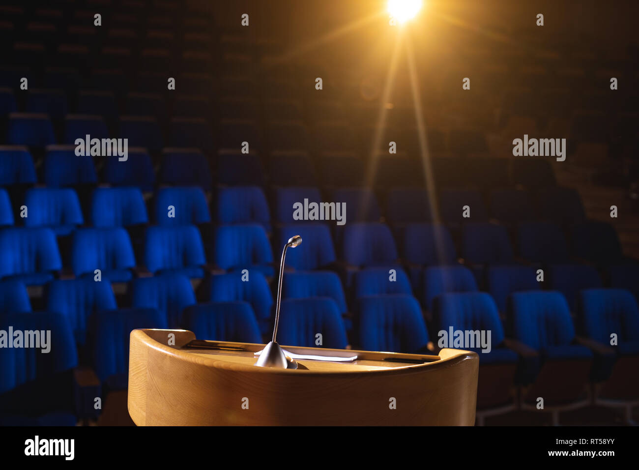 Speaker podium hi-res stock photography and images - Alamy