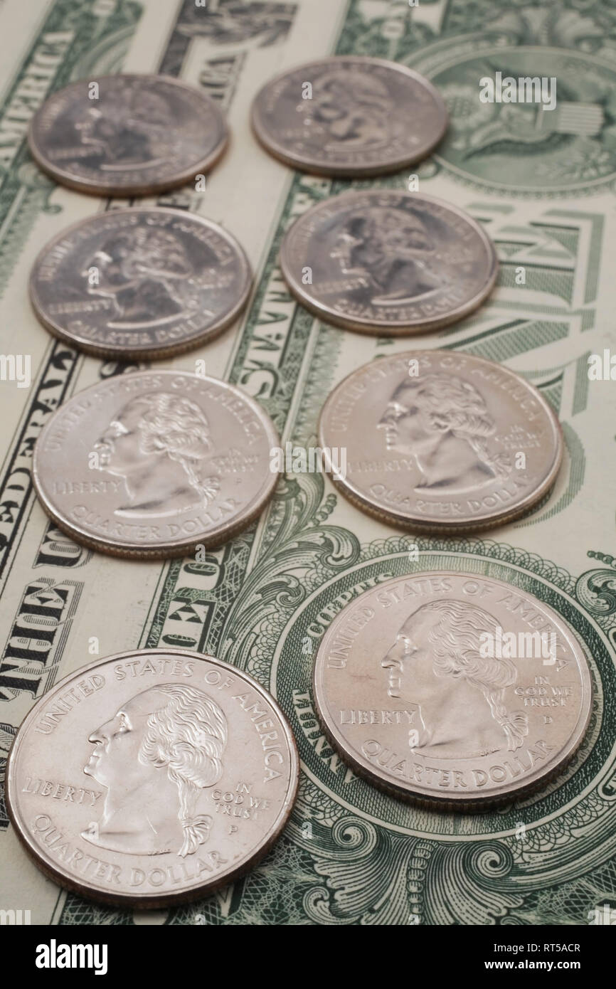Five us dollar notes hi-res stock photography and images - Alamy