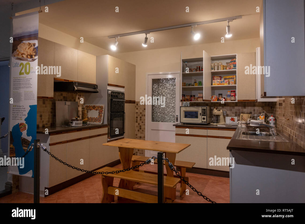 1990s kitchen hi-res stock photography and images - Alamy