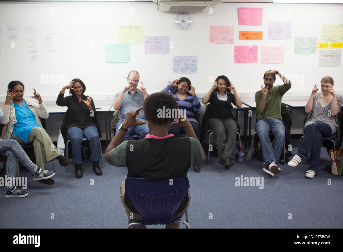 American sign language classroom hi-res stock photography and images ...