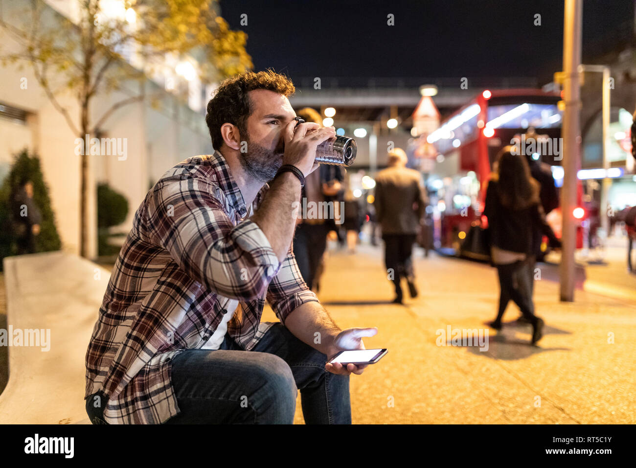 Night drinking london hi-res stock photography and images - Alamy