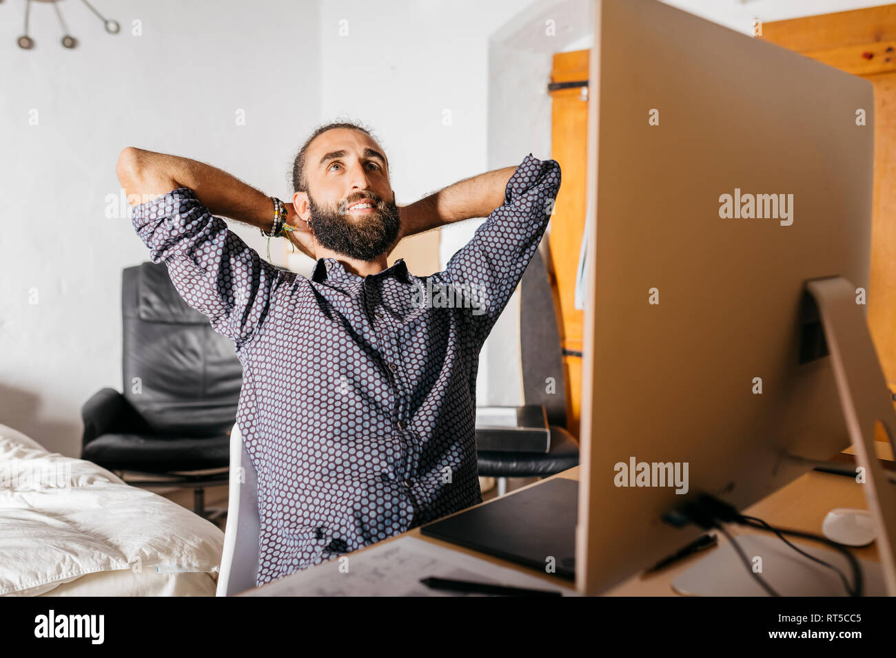 Relaxed home hi-res stock photography and images - Alamy