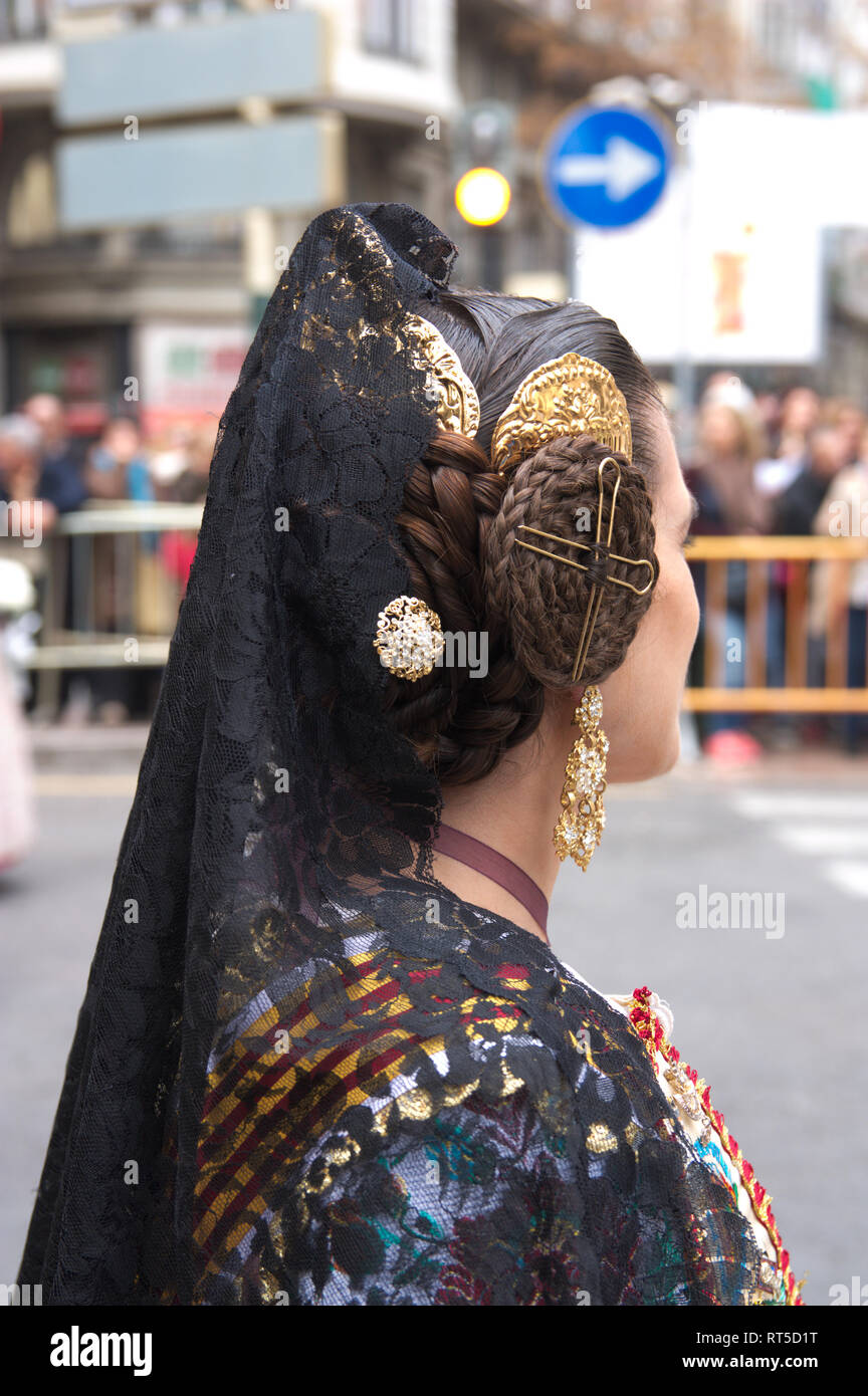Headdress Spanish High Resolution Stock Photography and Images - Alamy