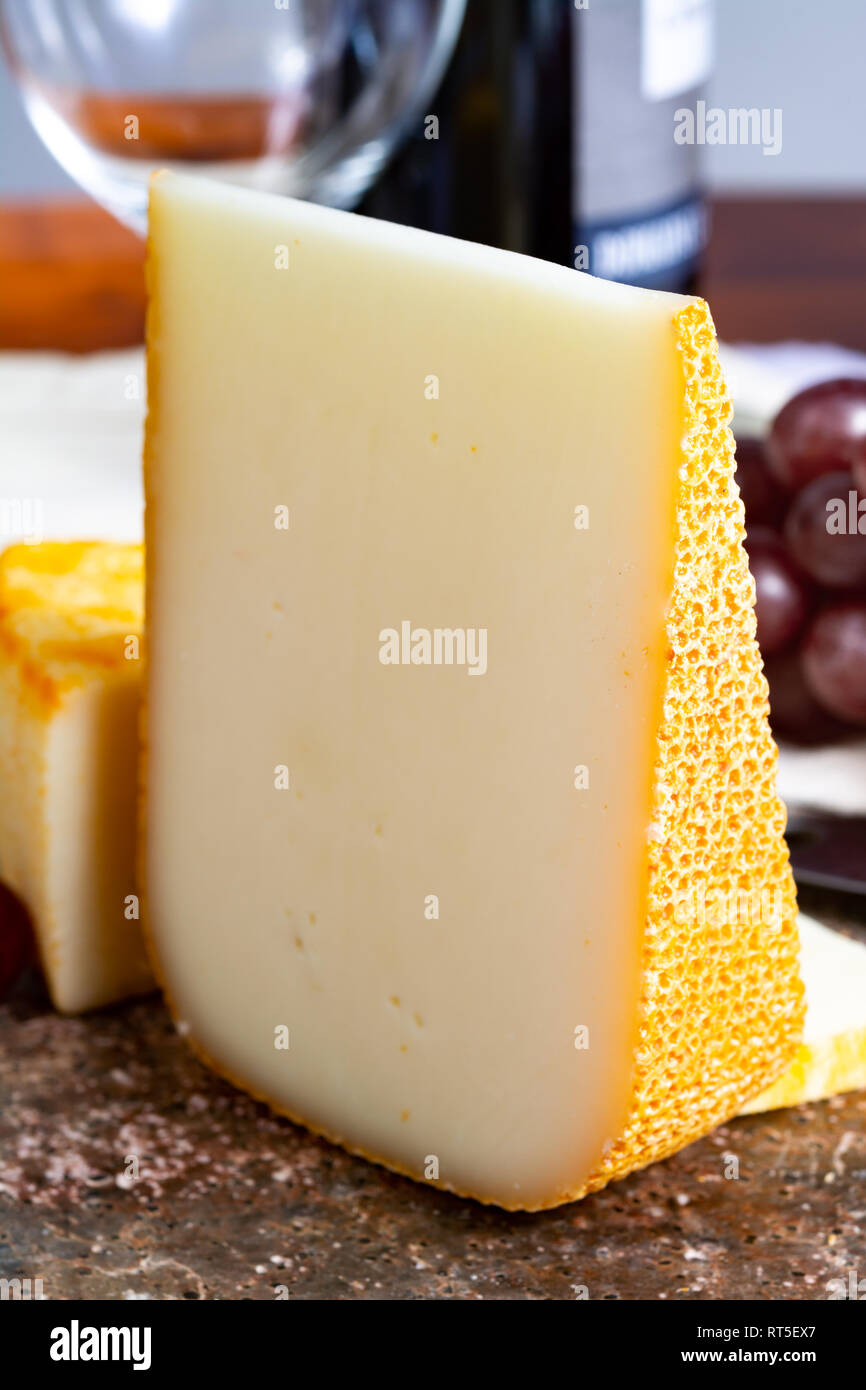 Cheese tasting basque hi-res stock photography and images - Alamy