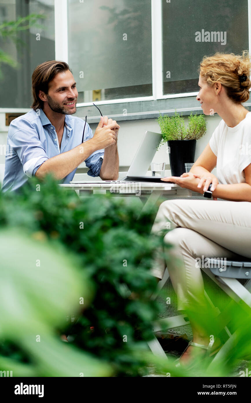 Working in community gardens hi-res stock photography and images - Alamy
