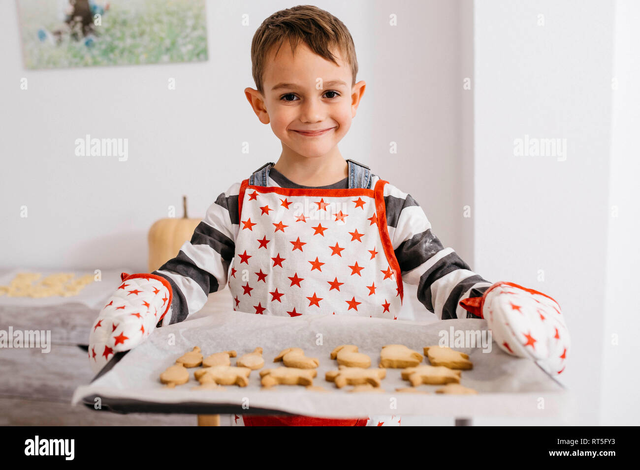 Boy cookies hi-res stock photography and images - Alamy
