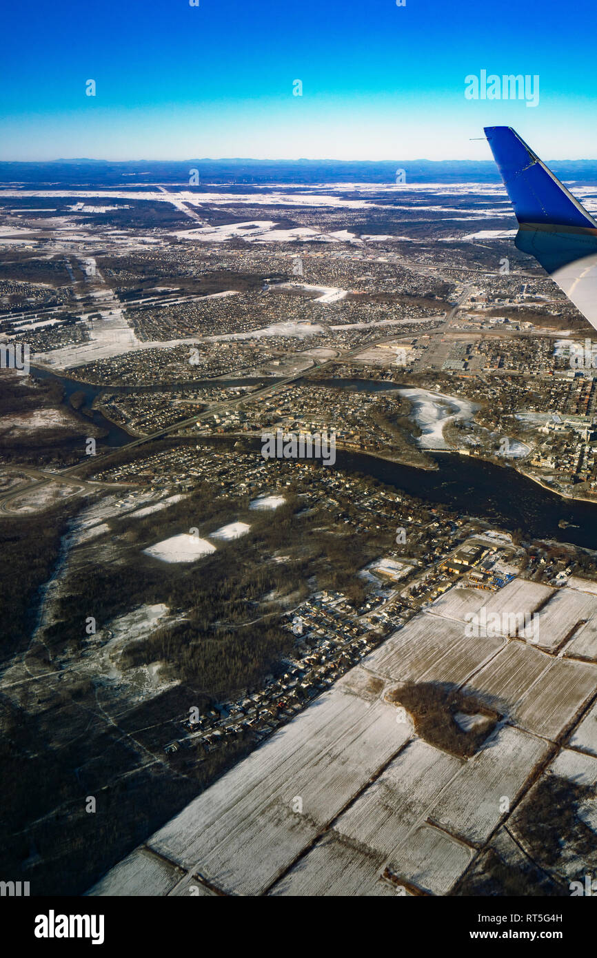 Aerial pictures of Montreal while flying over it on a commercial plane ...