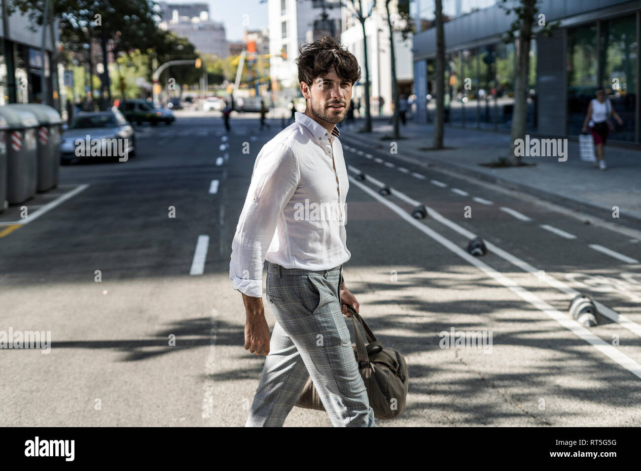 Business man dark street hi-res stock photography and images - Alamy