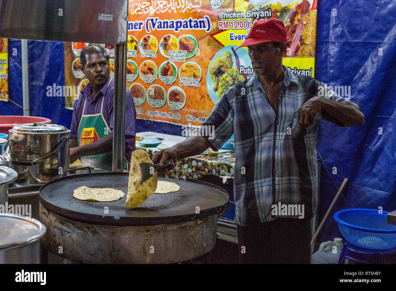 Making chapati hi-res stock photography and images - Alamy