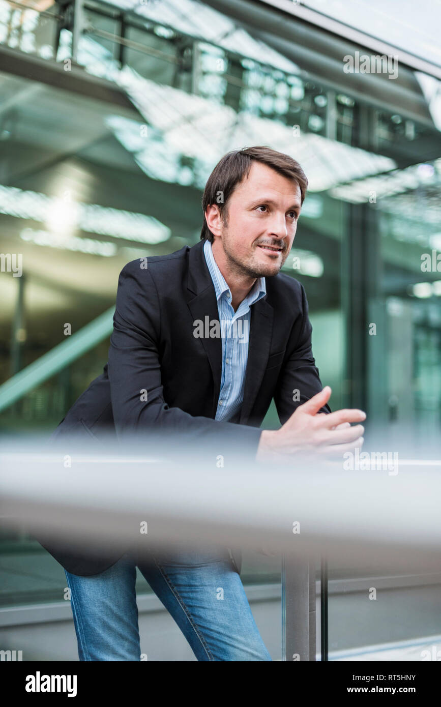 Airport railing hi-res stock photography and images - Alamy