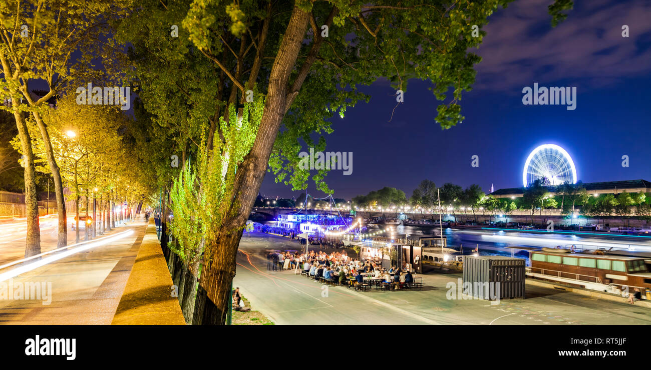 Paris streets night hi-res stock photography and images - Alamy