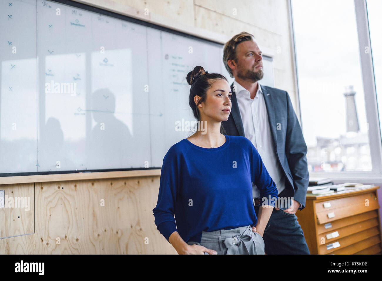 Mature man assistent hi-res stock photography and images - Alamy