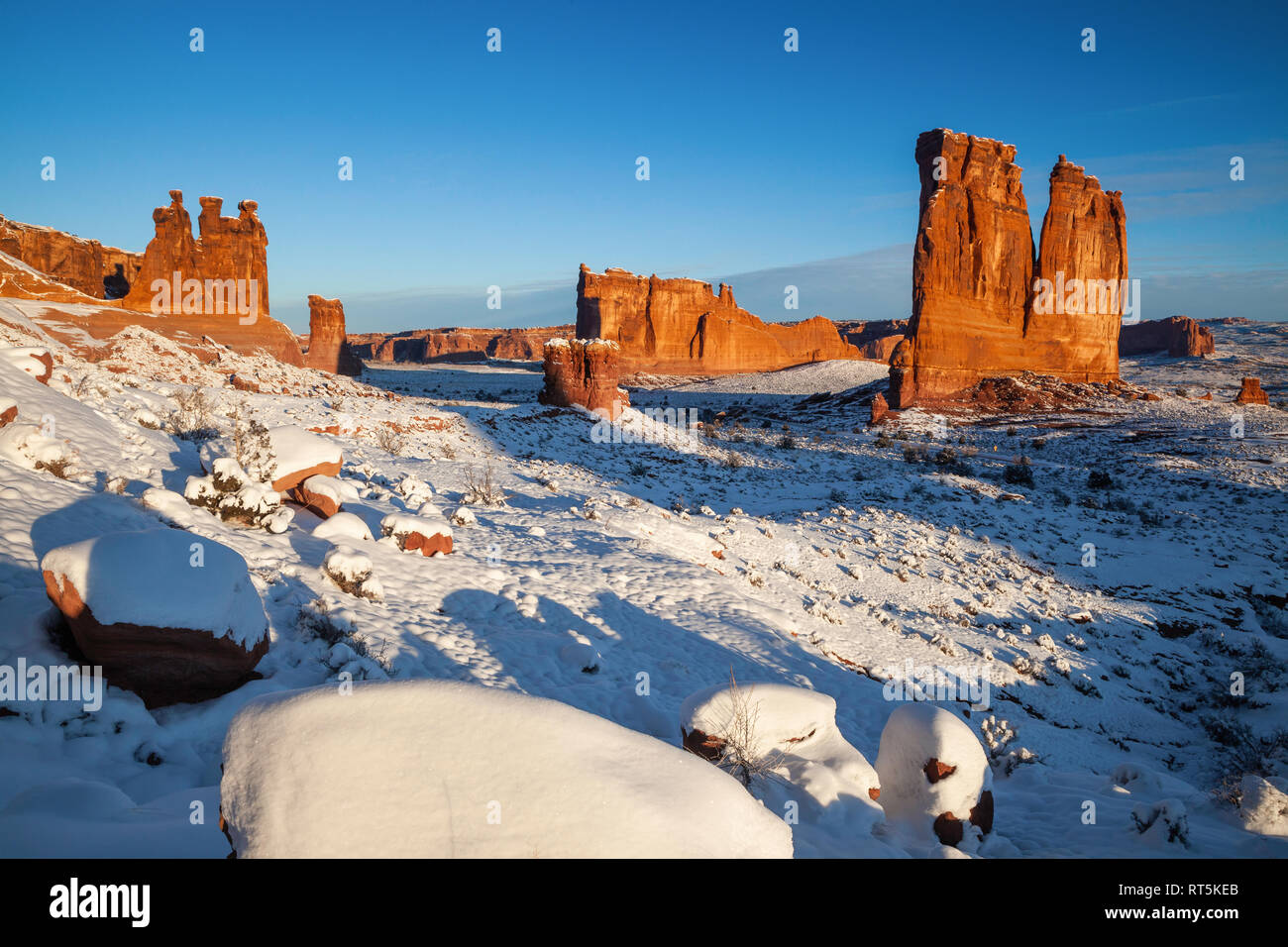 Three Gossips, Sheep Rock Tower of Babel and The Organ at sunrise in ...