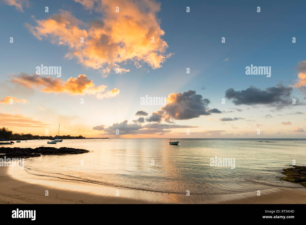 Mauritius, West Coast, Indian Ocean, Pereybere Beach, sunset Stock ...