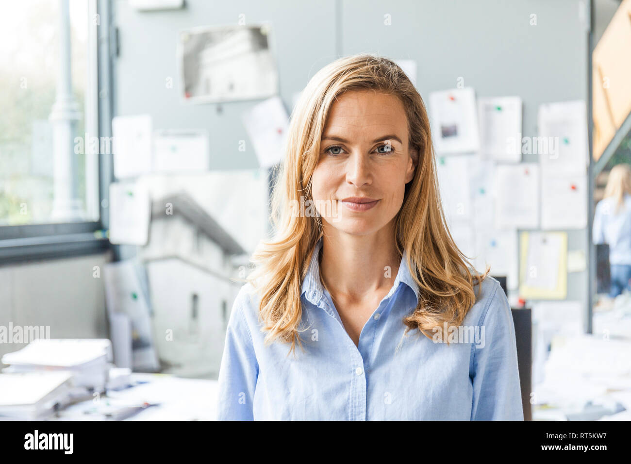 Office pin up and woman hi-res stock photography and images - Alamy