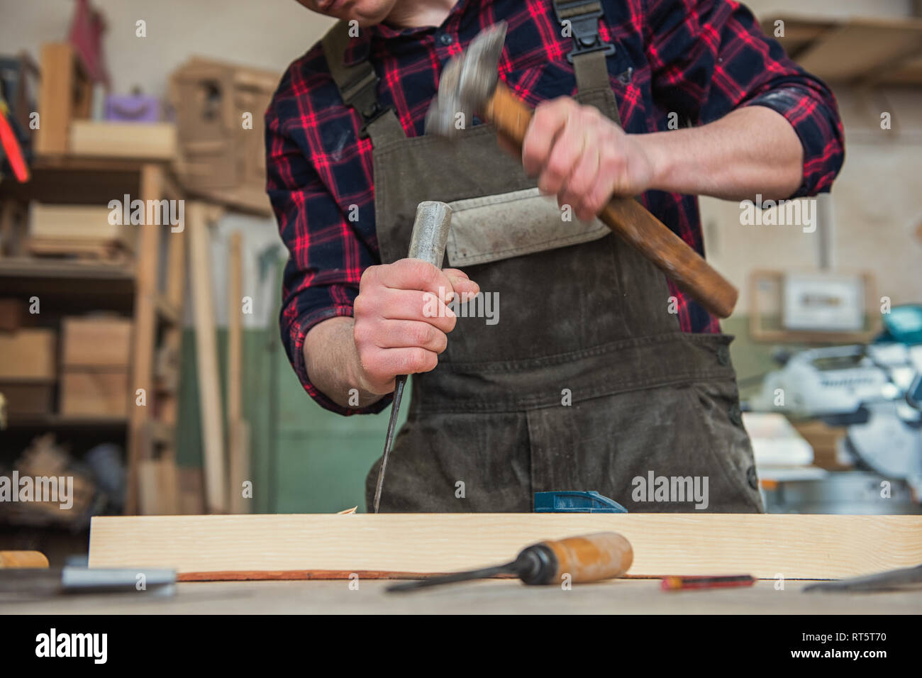 Working with a chisel hi-res stock photography and images - Alamy