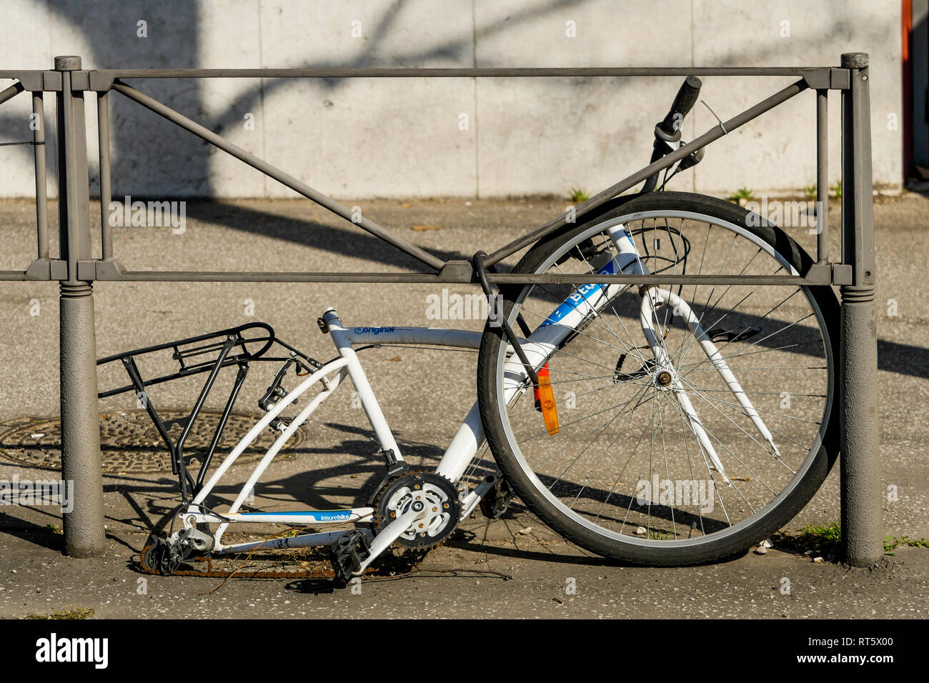 Bicycle wreck, Lyon, France Stock Photo - Alamy