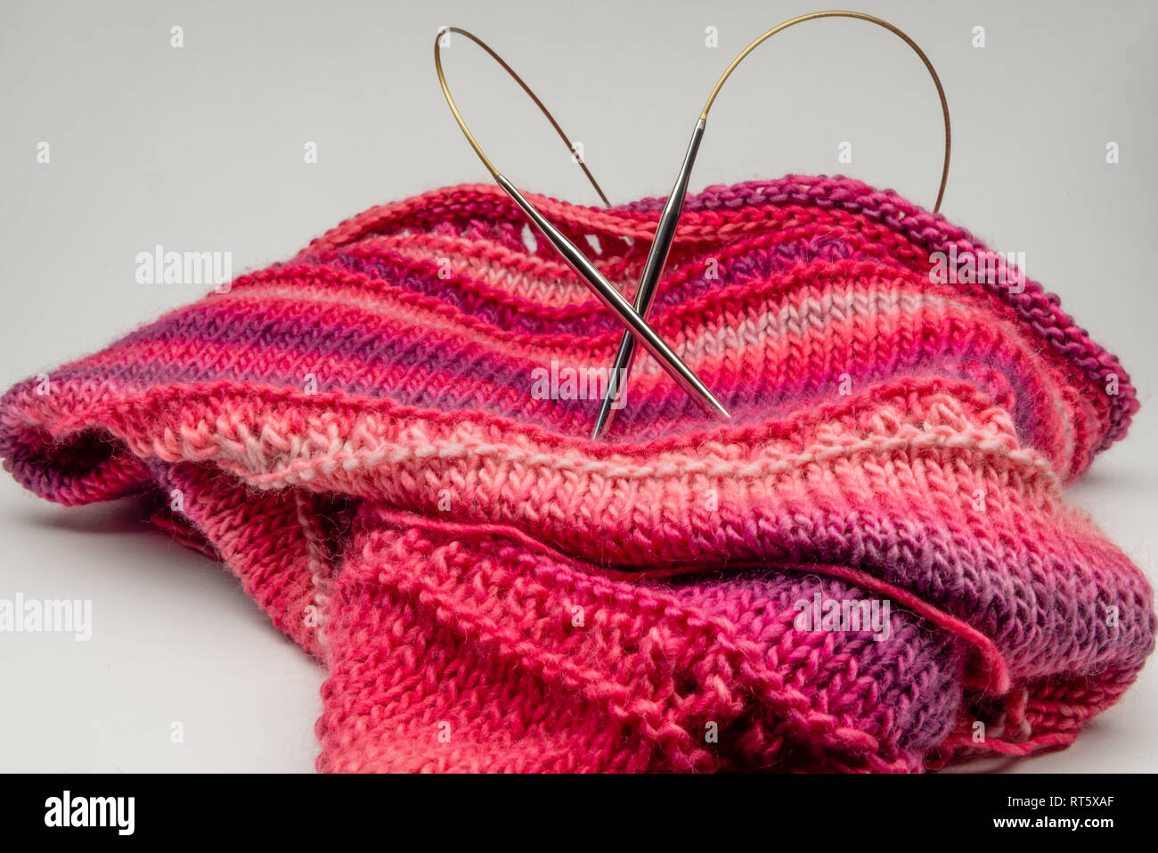 Knit yarn hi-res stock photography and images - Alamy