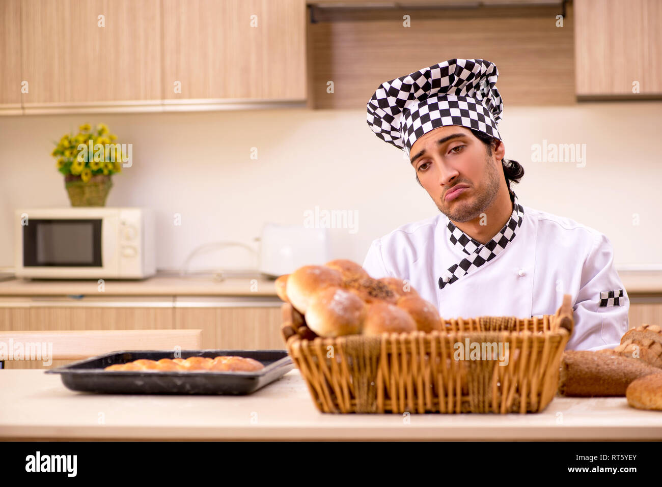 Exhausted chef in kitchen hi-res stock photography and images - Alamy