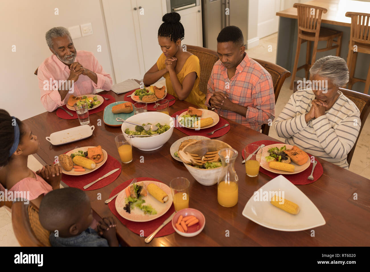 Family Praying Together Images