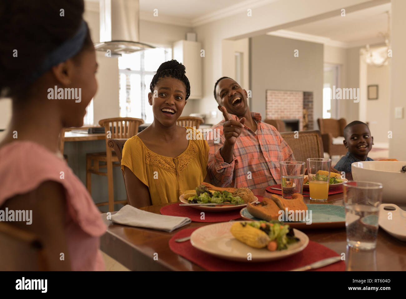 Family meal table together hi-res stock photography and images - Alamy