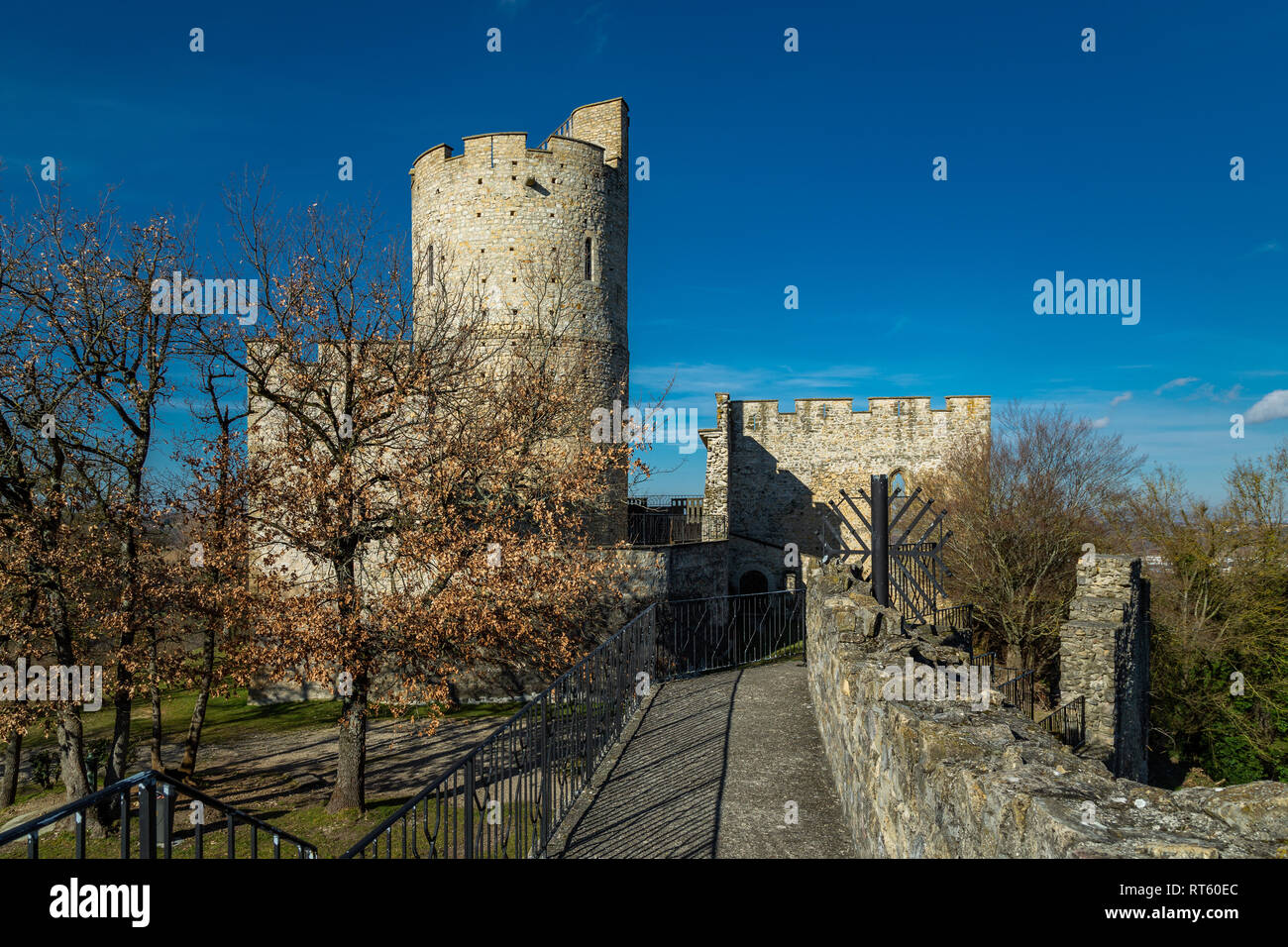 Saint quentin hi-res stock photography and images - Alamy