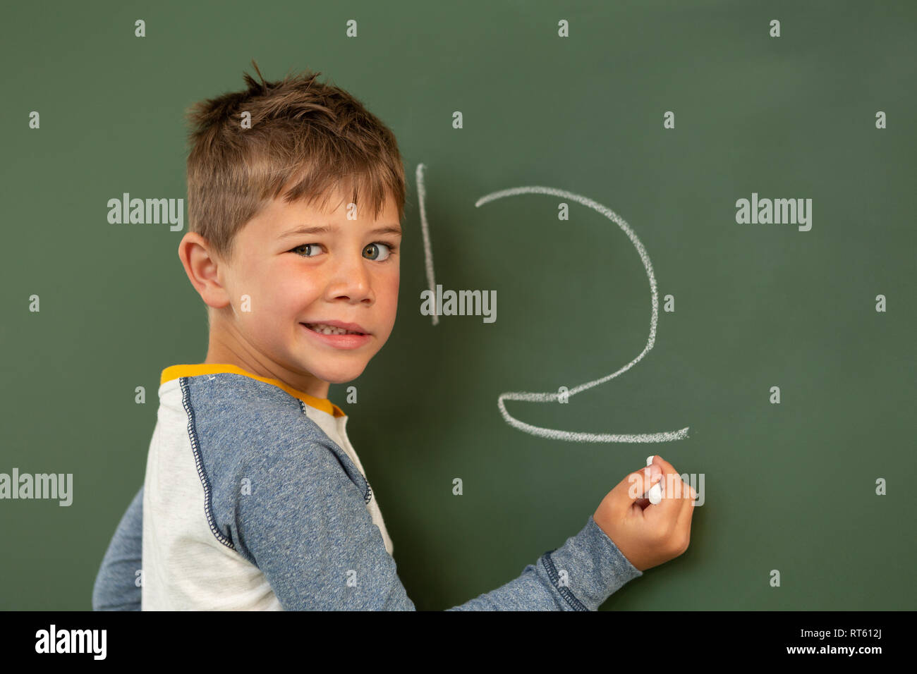 Chalkboard math hi-res stock photography and images - Alamy