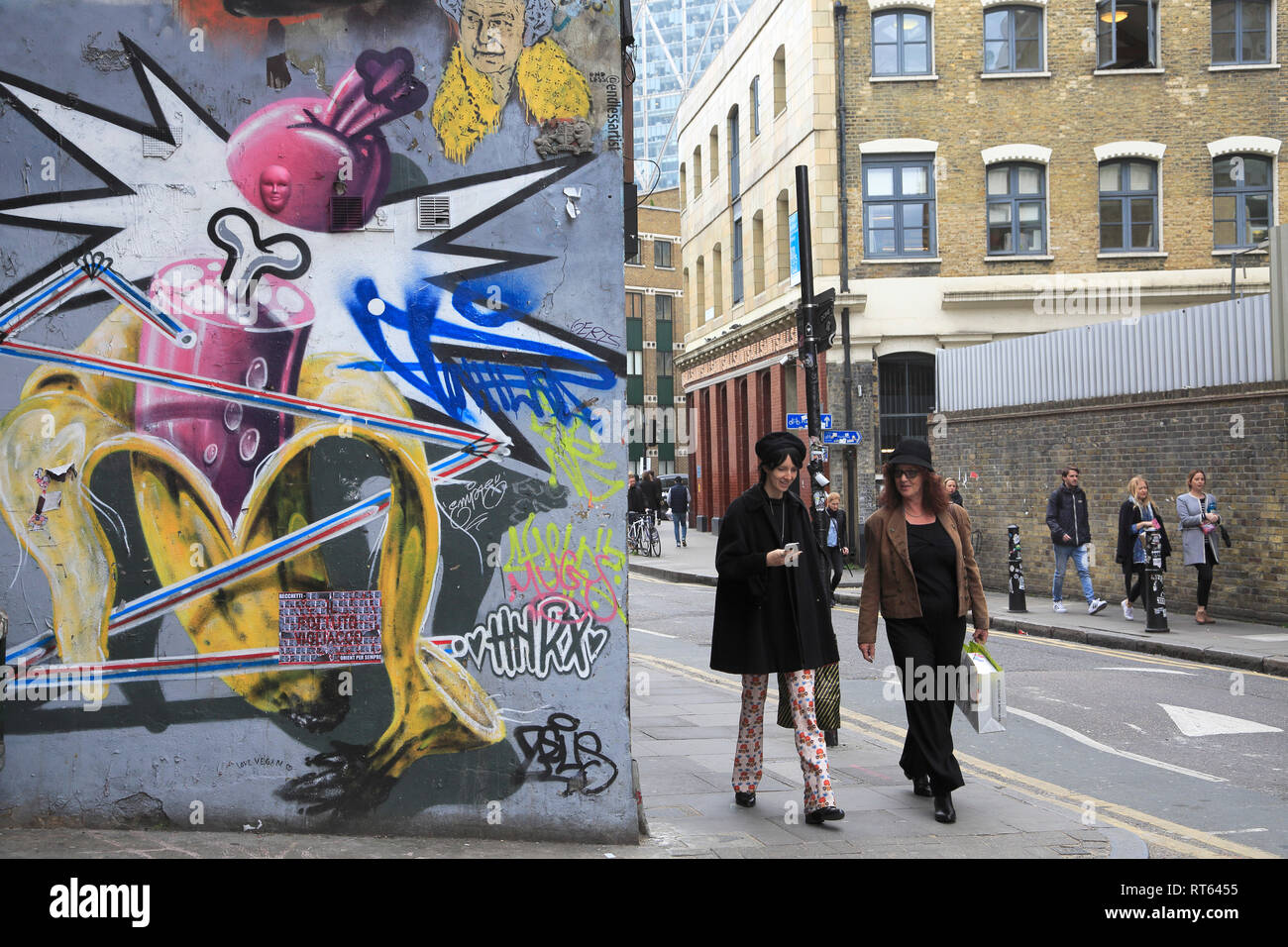 Street Scene, Street Art, Spitalfields, East End, London, England ...