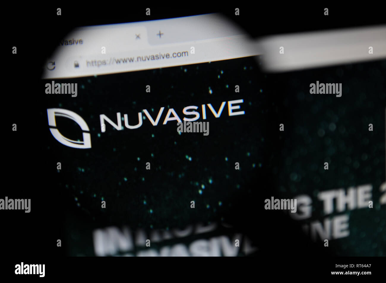 Nuvasive hi-res stock photography and images - Alamy